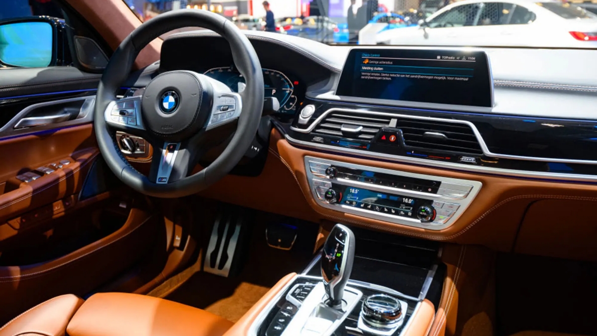 Paid heated seats and rain sensors are new models of BMW's earnings.