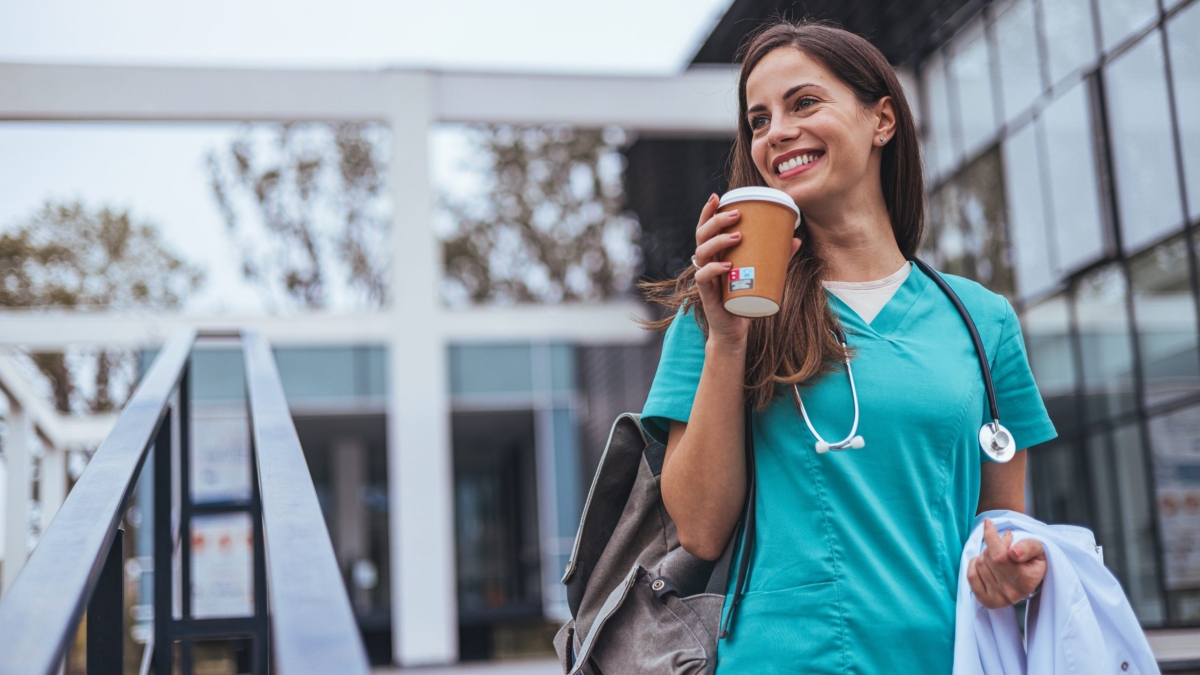 Why Is Travel Nursing So Desirable? 4 Reasons You Should Consider This ...