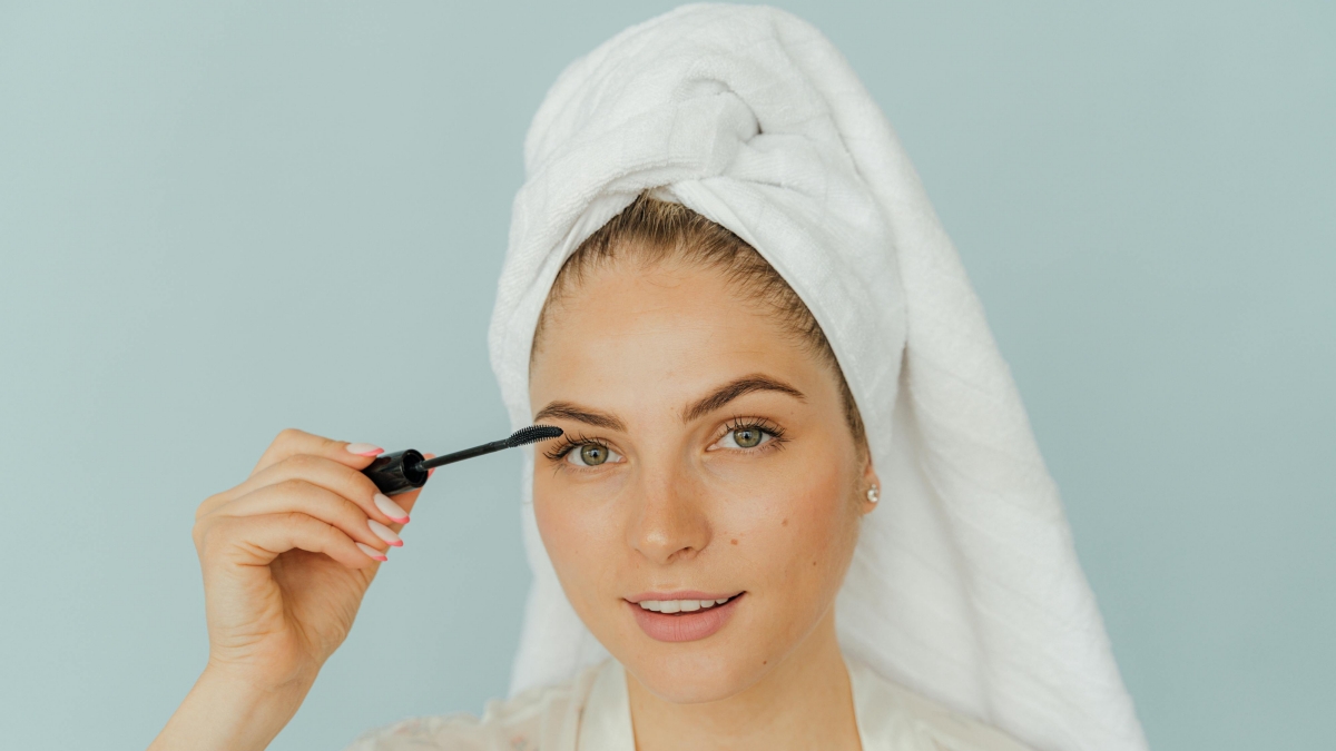 How to Achieve a Natural Look with Minimal Makeup - Readability