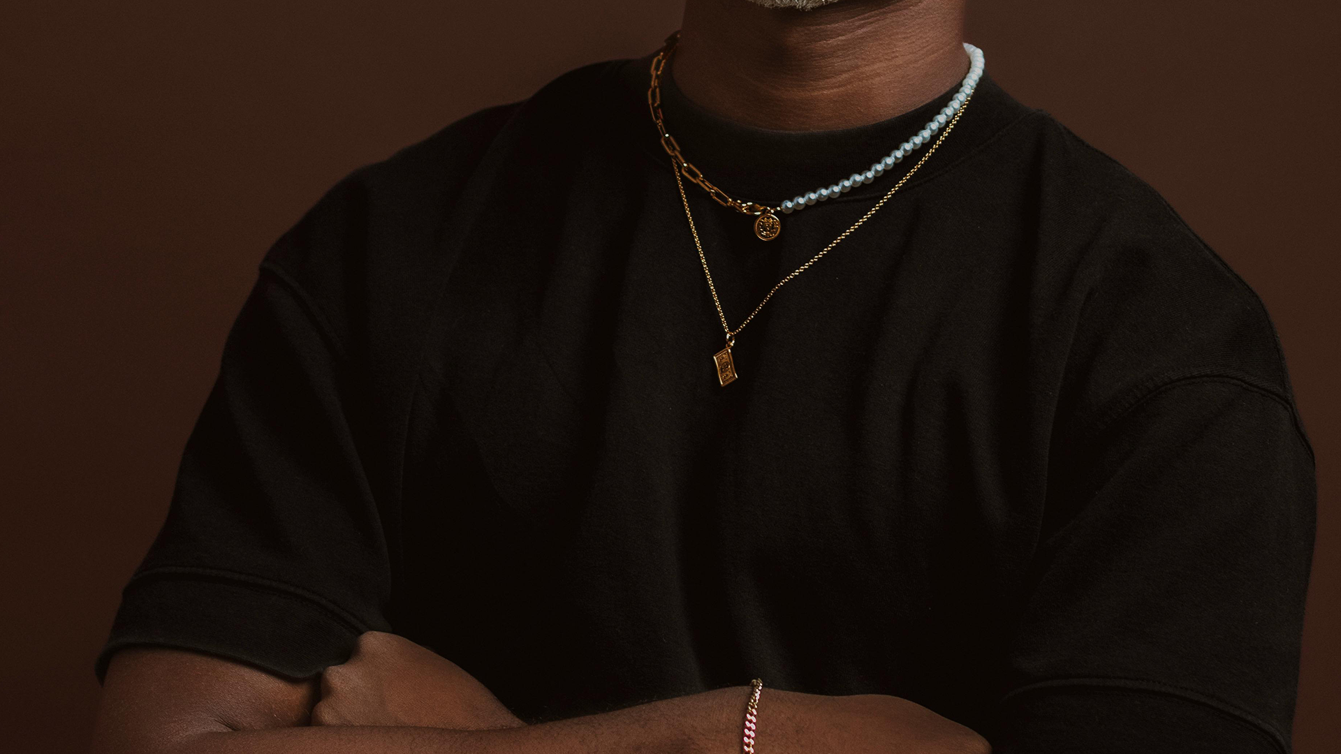 Why Do Guys Wear Chains? (15 Shocking Reasons Explained) - Readability