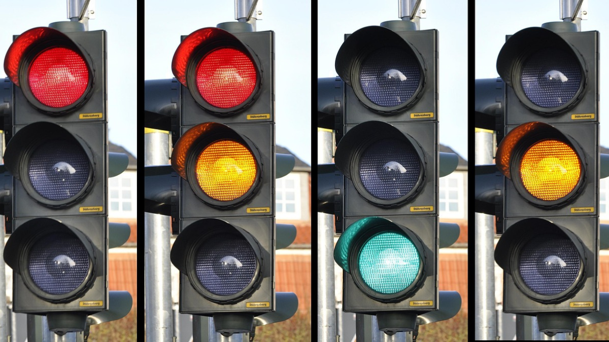 Is It Legal to Run a Yellow Light - Readability